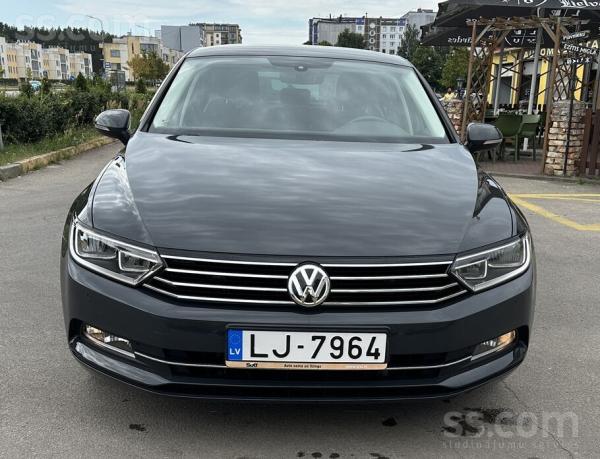 Grey Volkswagen Passat B8 2018 in Riga, with an engine capacity of 2.00 L and mileage of 115 thousand km for 15490 €, photo 1 on AUTOMOTO.COM.LV