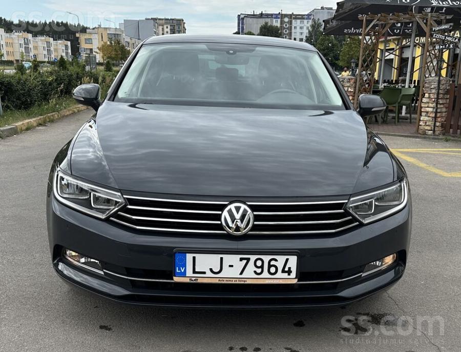Grey Volkswagen Passat B8 2018 in Riga, with an engine capacity of 2.00 L and mileage of 115 thousand km for 15490 €, photo 1 on AUTOMOTO.COM.LV