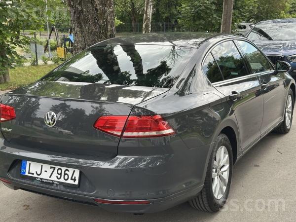 Grey Volkswagen Passat B8 2018 in Riga, with an engine capacity of 2.00 L and mileage of 115 thousand km for 15490 €, photo 5 on AUTOMOTO.COM.LV