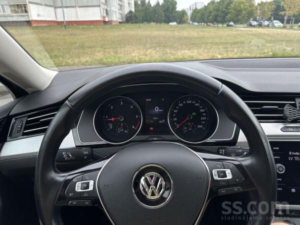Grey Volkswagen Passat B8 2018 in Riga, with an engine capacity of 2.00 L and mileage of 115 thousand km for 15490 €, photo 7 on AUTOMOTO.COM.LV