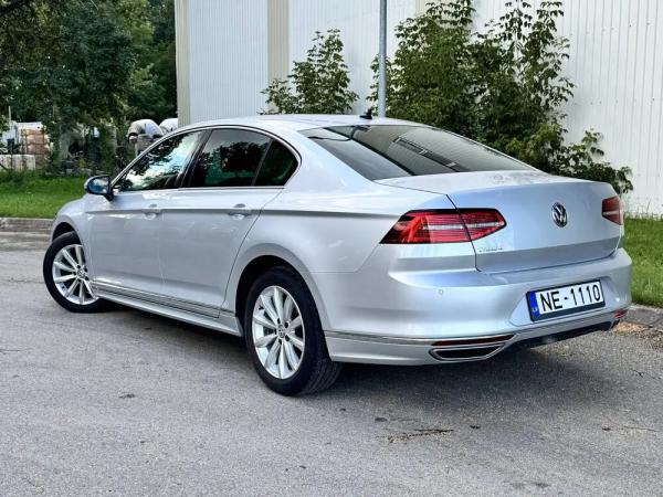 Pelēks Volkswagen Passat B8 2018 Rīga, ar dzinēja tilpumu 2.00 L un nobraukumu 244 tūkst. km par 12000 €, foto 4 vietnē AUTOMOTO.COM.LV