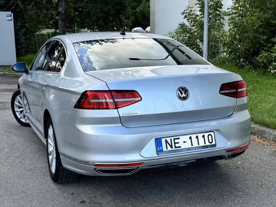 Pelēks Volkswagen Passat B8 2018 Rīga, ar dzinēja tilpumu 2.00 L un nobraukumu 244 tūkst. km par 12000 €, foto 6 vietnē AUTOMOTO.COM.LV