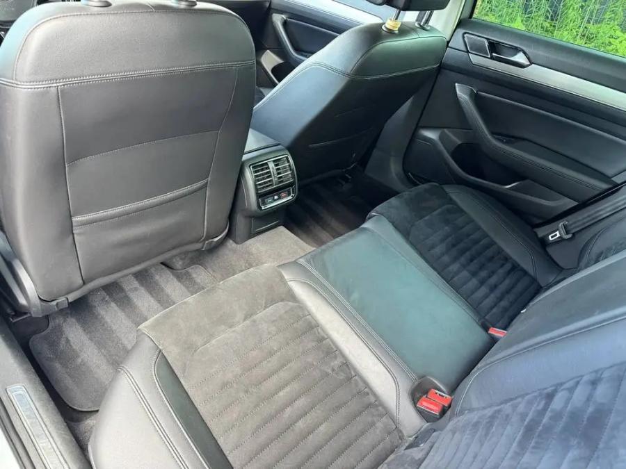 Pelēks Volkswagen Passat B8 2018 Rīga, ar dzinēja tilpumu 2.00 L un nobraukumu 244 tūkst. km par 12000 €, foto 13 vietnē AUTOMOTO.COM.LV
