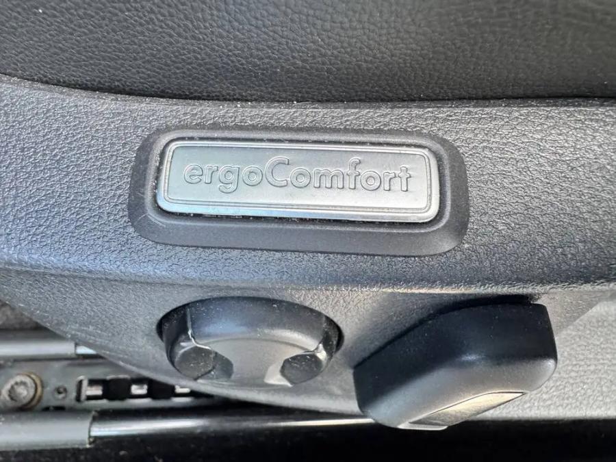Pelēks Volkswagen Passat B8 2018 Rīga, ar dzinēja tilpumu 2.00 L un nobraukumu 244 tūkst. km par 12000 €, foto 16 vietnē AUTOMOTO.COM.LV