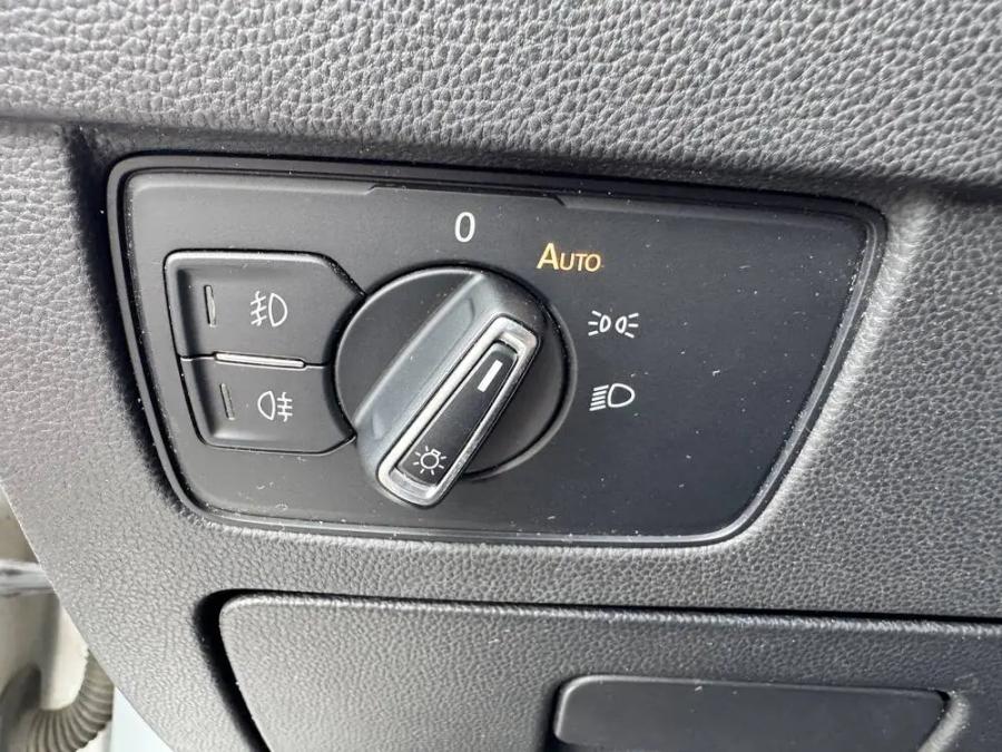 Pelēks Volkswagen Passat B8 2018 Rīga, ar dzinēja tilpumu 2.00 L un nobraukumu 244 tūkst. km par 12000 €, foto 18 vietnē AUTOMOTO.COM.LV