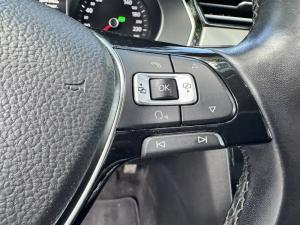 Pelēks Volkswagen Passat B8 2018 Rīga, ar dzinēja tilpumu 2.00 L un nobraukumu 244 tūkst. km par 12000 €, foto 20 vietnē AUTOMOTO.COM.LV