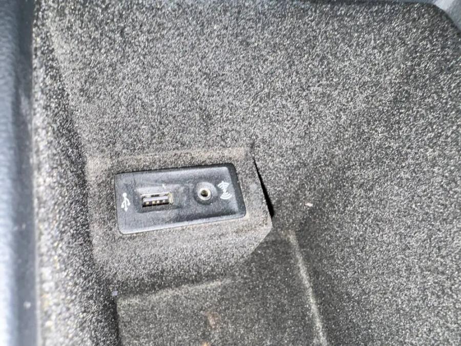 Pelēks Volkswagen Passat B8 2018 Rīga, ar dzinēja tilpumu 2.00 L un nobraukumu 244 tūkst. km par 12000 €, foto 32 vietnē AUTOMOTO.COM.LV