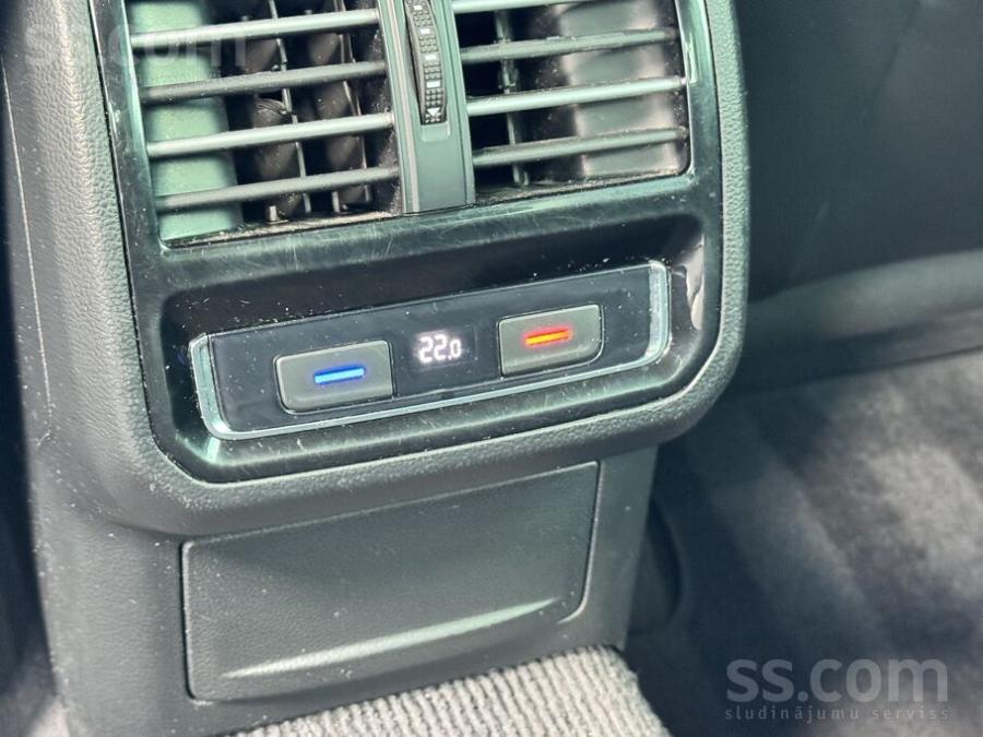 Grey Volkswagen Passat B8 2018 in Riga, with an engine capacity of 2.00 L and mileage of 244 thousand km for 11500 €, photo 14 on AUTOMOTO.COM.LV