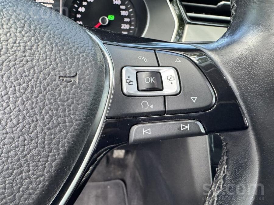 Grey Volkswagen Passat B8 2018 in Riga, with an engine capacity of 2.00 L and mileage of 244 thousand km for 11500 €, photo 20 on AUTOMOTO.COM.LV