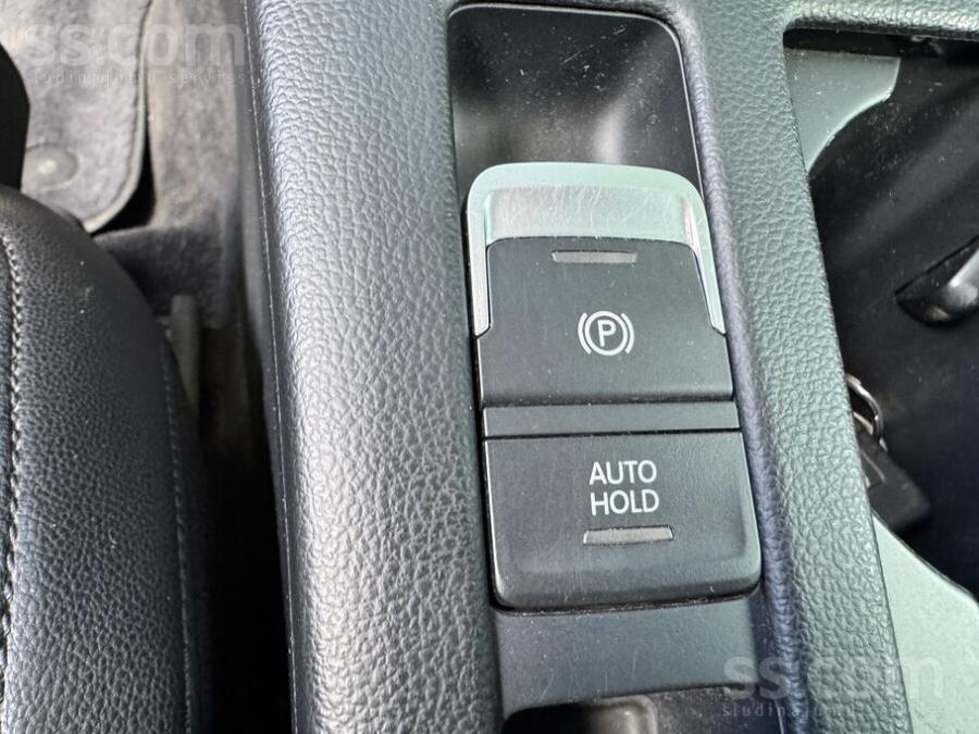 Grey Volkswagen Passat B8 2018 in Riga, with an engine capacity of 2.00 L and mileage of 244 thousand km for 11500 €, photo 21 on AUTOMOTO.COM.LV