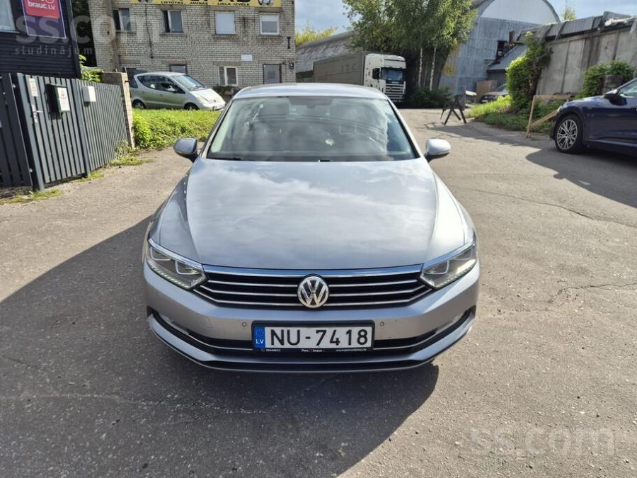 Grey Volkswagen Passat B8 2018 in Riga, with an engine capacity of 1.40 L and mileage of 191 thousand km for 11390 €, photo 4 on AUTOMOTO.COM.LV