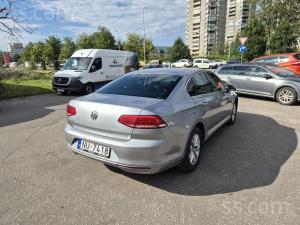 Grey Volkswagen Passat B8 2018 in Riga, with an engine capacity of 1.40 L and mileage of 191 thousand km for 11390 €, photo 7 on AUTOMOTO.COM.LV