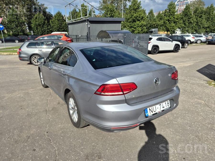 Grey Volkswagen Passat B8 2018 in Riga, with an engine capacity of 1.40 L and mileage of 191 thousand km for 11390 €, photo 9 on AUTOMOTO.COM.LV