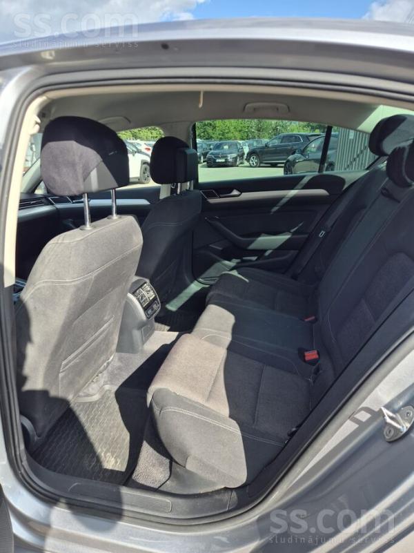 Grey Volkswagen Passat B8 2018 in Riga, with an engine capacity of 1.40 L and mileage of 191 thousand km for 11390 €, photo 11 on AUTOMOTO.COM.LV