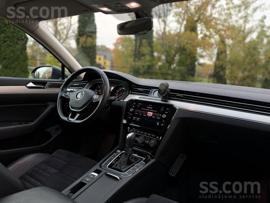 Grey Volkswagen Passat B8 2018 in Riga, with an engine capacity of 2.00 L and mileage of 176 thousand km for 14990 €, photo 7 on AUTOMOTO.COM.LV