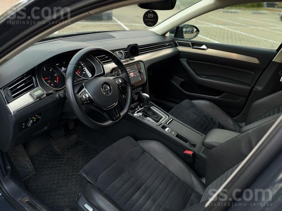 Grey Volkswagen Passat B8 2018 in Riga, with an engine capacity of 2.00 L and mileage of 176 thousand km for 14990 €, photo 8 on AUTOMOTO.COM.LV