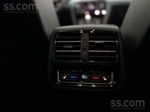 Grey Volkswagen Passat B8 2018 in Riga, with an engine capacity of 2.00 L and mileage of 176 thousand km for 14990 €, photo 11 on AUTOMOTO.COM.LV