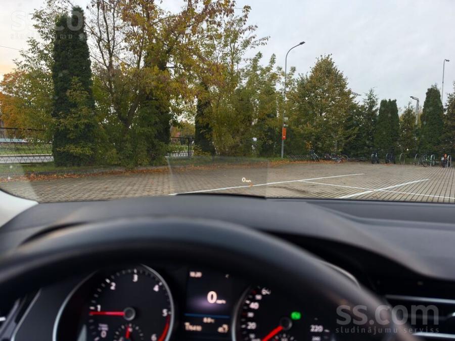 Grey Volkswagen Passat B8 2018 in Riga, with an engine capacity of 2.00 L and mileage of 176 thousand km for 14990 €, photo 15 on AUTOMOTO.COM.LV