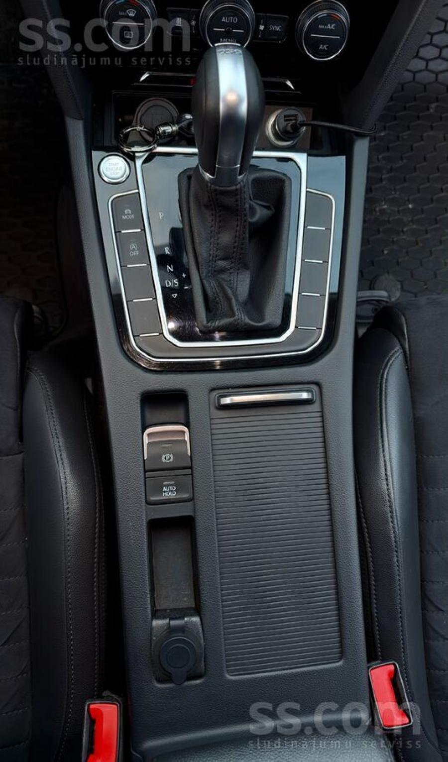 Grey Volkswagen Passat B8 2018 in Riga, with an engine capacity of 2.00 L and mileage of 176 thousand km for 14990 €, photo 17 on AUTOMOTO.COM.LV