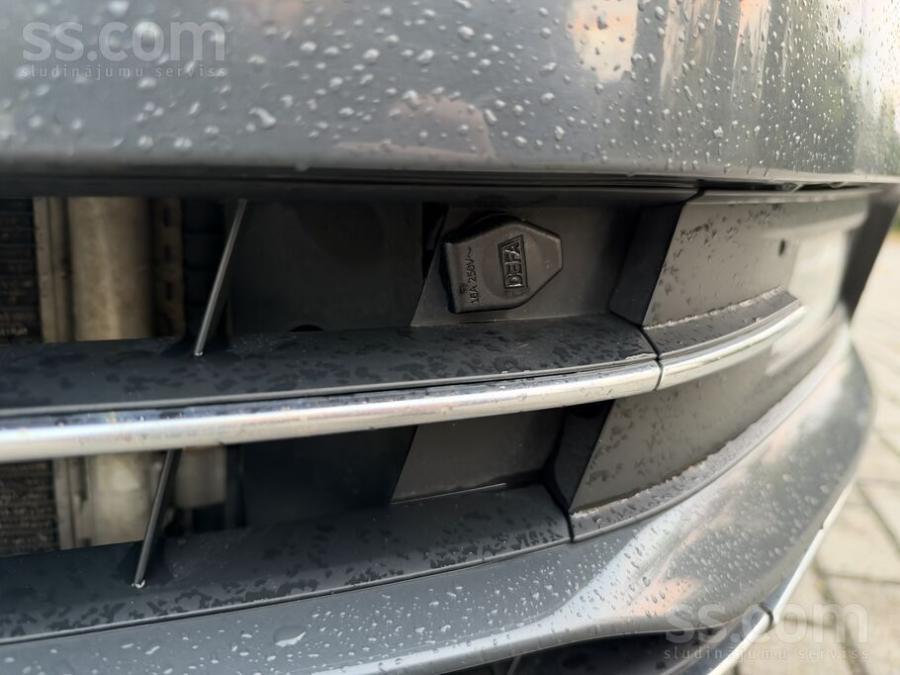 Grey Volkswagen Passat B8 2018 in Riga, with an engine capacity of 2.00 L and mileage of 176 thousand km for 14990 €, photo 21 on AUTOMOTO.COM.LV