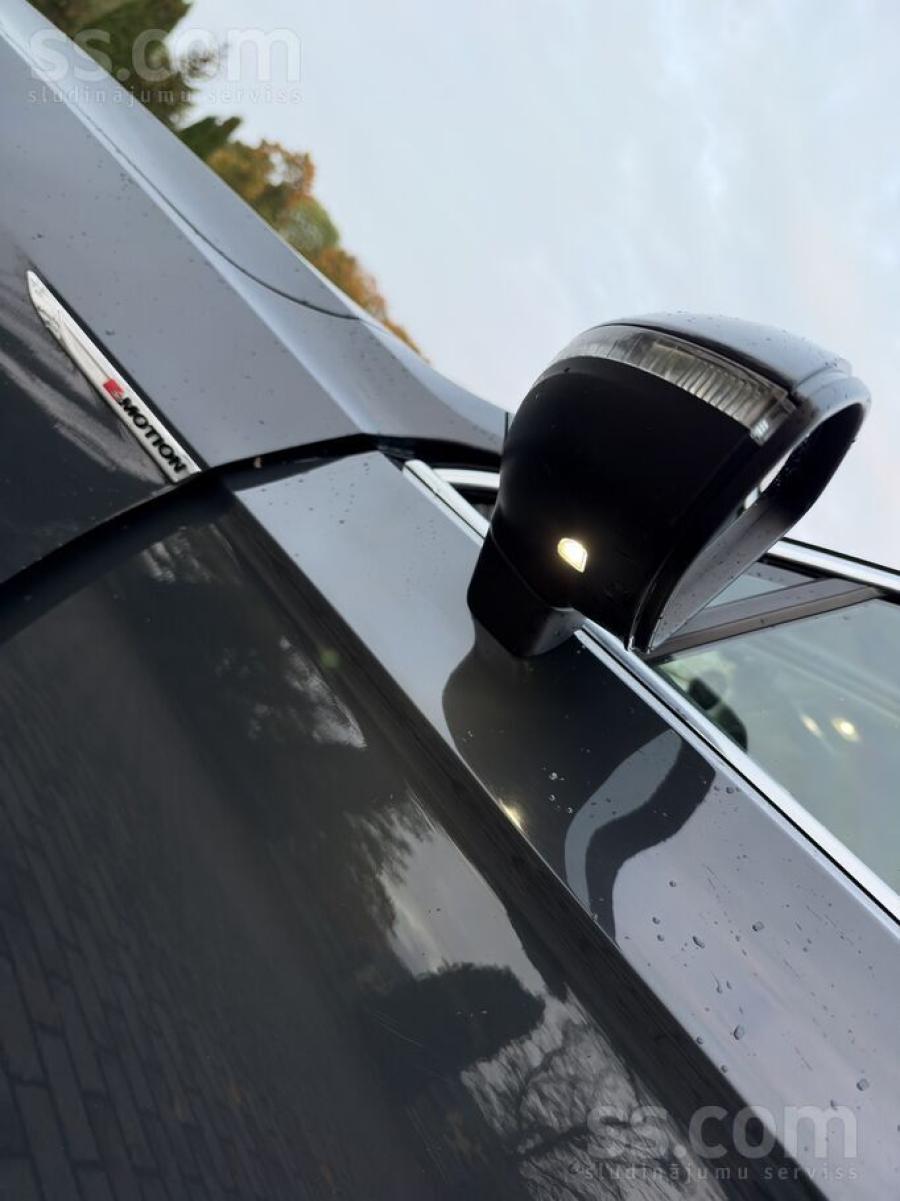 Grey Volkswagen Passat B8 2018 in Riga, with an engine capacity of 2.00 L and mileage of 176 thousand km for 14990 €, photo 24 on AUTOMOTO.COM.LV