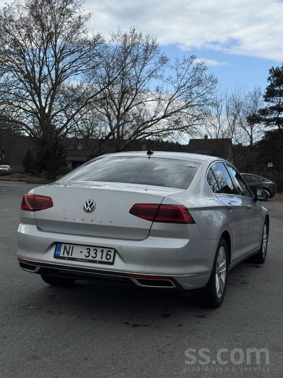 Grey Volkswagen Passat B8 2019 in Riga, with an engine capacity of 2.00 L and mileage of 112 thousand km for 16500 €, photo 4 on AUTOMOTO.COM.LV