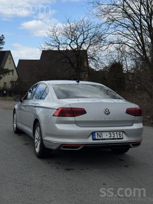 Grey Volkswagen Passat B8 2019 in Riga, with an engine capacity of 2.00 L and mileage of 112 thousand km for 16500 €, photo 5 on AUTOMOTO.COM.LV