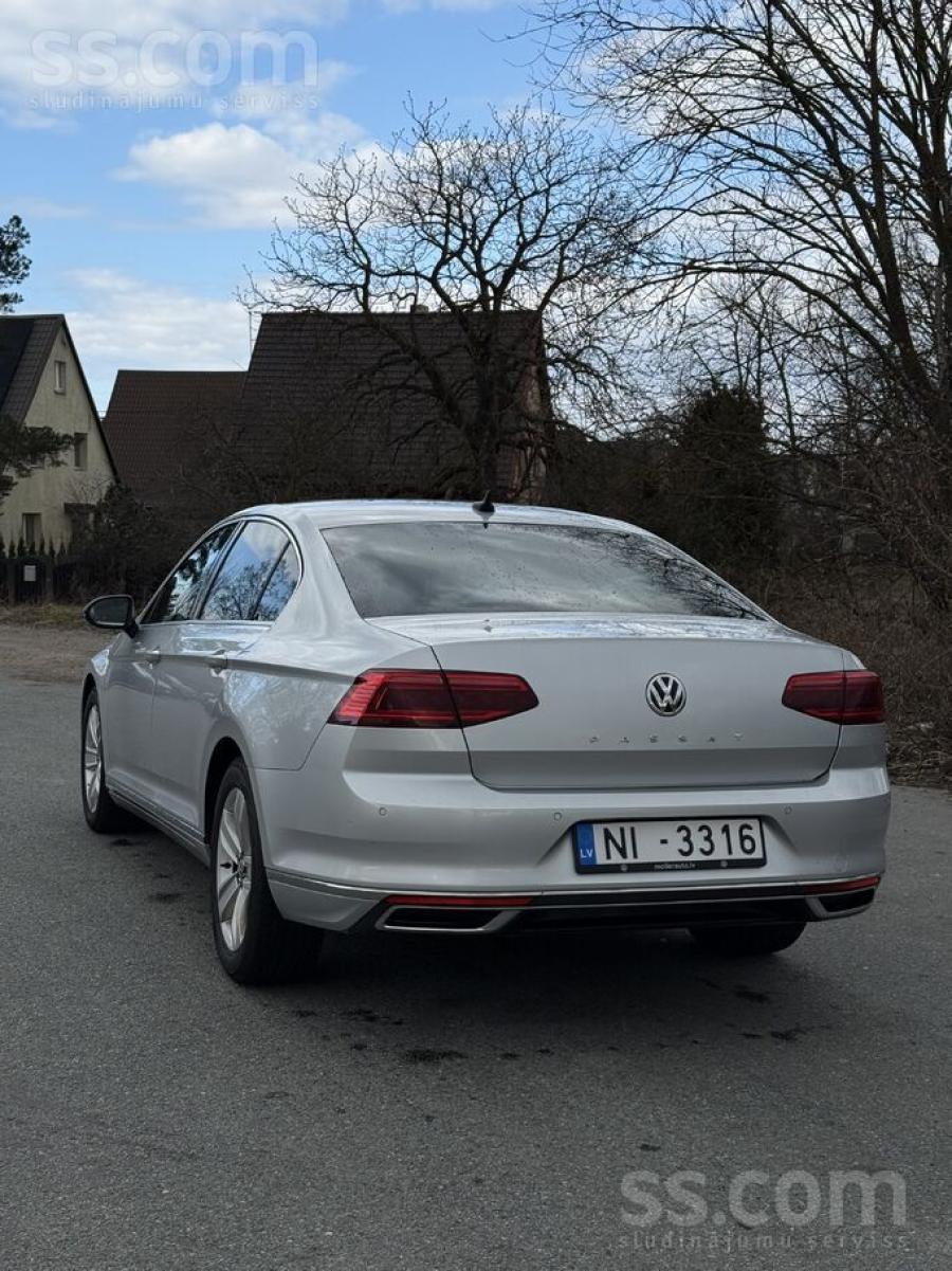 Grey Volkswagen Passat B8 2019 in Riga, with an engine capacity of 2.00 L and mileage of 112 thousand km for 16500 €, photo 5 on AUTOMOTO.COM.LV