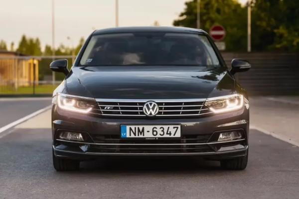 Pelēks Volkswagen Passat B8 2019 Jelgava, ar dzinēja tilpumu 1.80 L un nobraukumu 62 tūkst. km par 23900 €, foto 3 vietnē AUTOMOTO.COM.LV