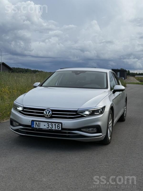Grey Volkswagen Passat B8 2019 in Riga, with an engine capacity of 2.00 L and mileage of 118 thousand km for 16000 €, photo 1 on AUTOMOTO.COM.LV
