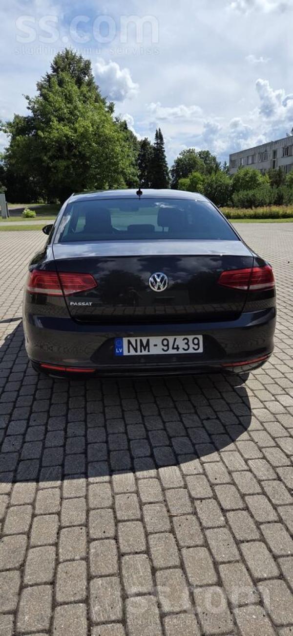 Grey Volkswagen Passat B8 2019 in Aizkraukle, with an engine capacity of 2.00 L and mileage of 99 thousand km for 14990 €, photo 4 on AUTOMOTO.COM.LV