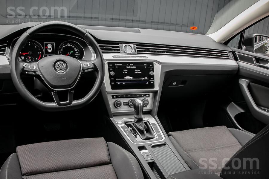 Grey Volkswagen Passat B8 2019 in Tukums, with an engine capacity of 2.00 L and mileage of 99 thousand km for 14990 €, photo 8 on AUTOMOTO.COM.LV