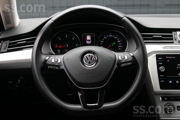Grey Volkswagen Passat B8 2019 in Tukums, with an engine capacity of 2.00 L and mileage of 99 thousand km for 14990 €, photo 8 on AUTOMOTO.COM.LV