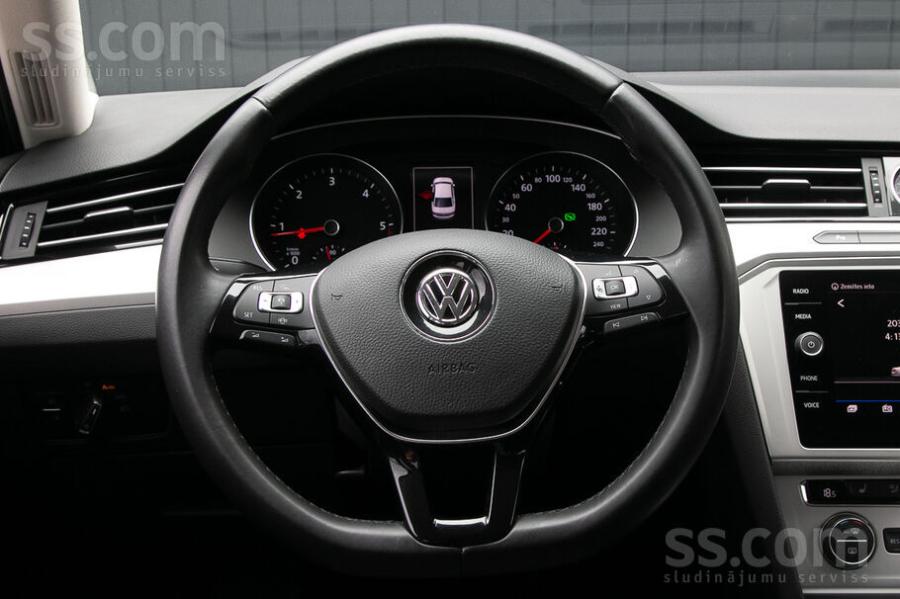 Grey Volkswagen Passat B8 2019 in Tukums, with an engine capacity of 2.00 L and mileage of 99 thousand km for 14990 €, photo 9 on AUTOMOTO.COM.LV