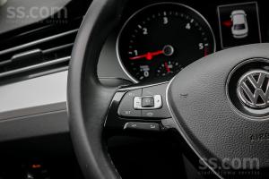 Grey Volkswagen Passat B8 2019 in Tukums, with an engine capacity of 2.00 L and mileage of 99 thousand km for 14990 €, photo 10 on AUTOMOTO.COM.LV