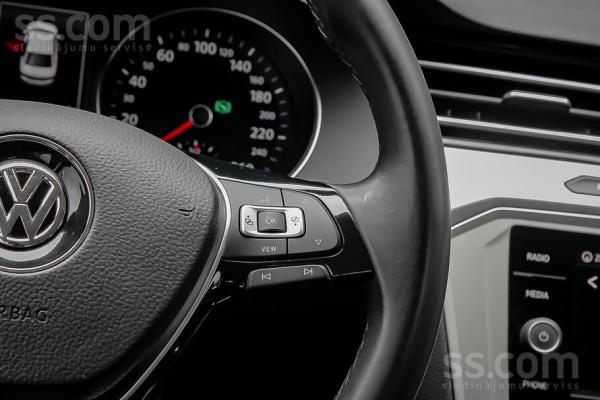 Grey Volkswagen Passat B8 2019 in Tukums, with an engine capacity of 2.00 L and mileage of 99 thousand km for 14990 €, photo 10 on AUTOMOTO.COM.LV