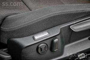 Grey Volkswagen Passat B8 2019 in Tukums, with an engine capacity of 2.00 L and mileage of 99 thousand km for 14990 €, photo 16 on AUTOMOTO.COM.LV