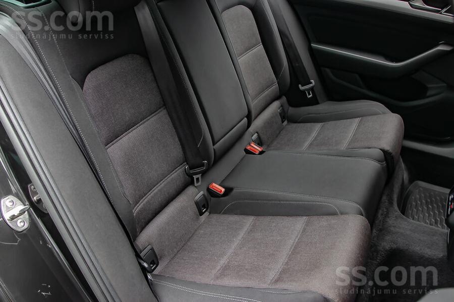 Grey Volkswagen Passat B8 2019 in Tukums, with an engine capacity of 2.00 L and mileage of 99 thousand km for 14990 €, photo 17 on AUTOMOTO.COM.LV