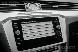 Grey Volkswagen Passat B8 2019 in Tukums, with an engine capacity of 2.00 L and mileage of 99 thousand km for 14990 €, photo 27 on AUTOMOTO.COM.LV