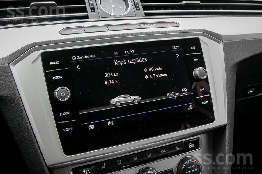 Grey Volkswagen Passat B8 2019 in Tukums, with an engine capacity of 2.00 L and mileage of 99 thousand km for 14990 €, photo 32 on AUTOMOTO.COM.LV