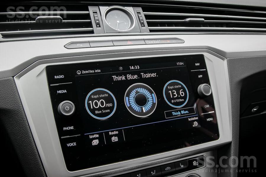 Grey Volkswagen Passat B8 2019 in Tukums, with an engine capacity of 2.00 L and mileage of 99 thousand km for 14990 €, photo 35 on AUTOMOTO.COM.LV