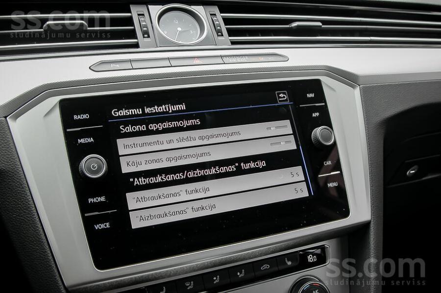 Grey Volkswagen Passat B8 2019 in Tukums, with an engine capacity of 2.00 L and mileage of 99 thousand km for 14990 €, photo 36 on AUTOMOTO.COM.LV