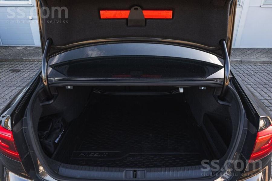 Pelēks Volkswagen Passat B8 2019 Ventspils, ar dzinēja tilpumu 1.50 L un nobraukumu 117 tūkst. km par 18100 €, foto 14 vietnē AUTOMOTO.COM.LV