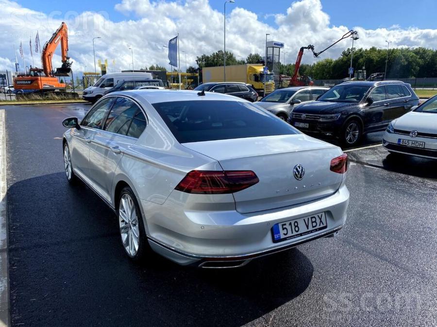 Grey Volkswagen Passat B8 2020 in Riga, with an engine capacity of 2.00 L and mileage of 81 thousand km for 12000 €, photo 3 on AUTOMOTO.COM.LV