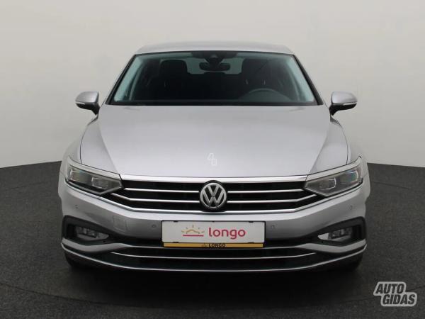 Pelēks Volkswagen Passat B8 2020 Viļņa, ar dzinēja tilpumu 1.60 L un nobraukumu 50 tūkst. km par 18399 €, foto 3 vietnē AUTOMOTO.COM.LV