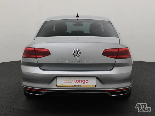 Pelēks Volkswagen Passat B8 2020 Viļņa, ar dzinēja tilpumu 1.60 L un nobraukumu 50 tūkst. km par 18399 €, foto 5 vietnē AUTOMOTO.COM.LV