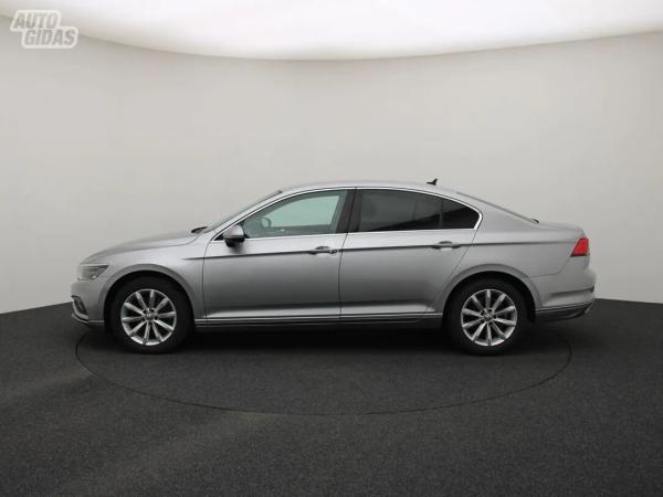 Pelēks Volkswagen Passat B8 2020 Viļņa, ar dzinēja tilpumu 1.60 L un nobraukumu 50 tūkst. km par 18399 €, foto 6 vietnē AUTOMOTO.COM.LV