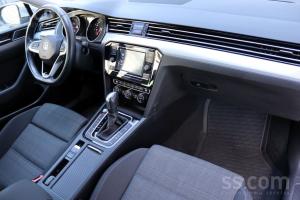 Pelēks Volkswagen Passat B8 2020 Rīga, ar dzinēja tilpumu 1.50 L un nobraukumu 61 tūkst. km par 17990 €, foto 25 vietnē AUTOMOTO.COM.LV