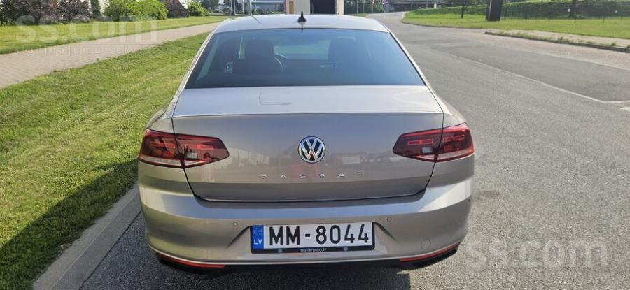 Pelēks Volkswagen Passat B8 2020 Rīga, ar dzinēja tilpumu 1.50 L un nobraukumu 57 tūkst. km par 17100 €, foto 5 vietnē AUTOMOTO.COM.LV