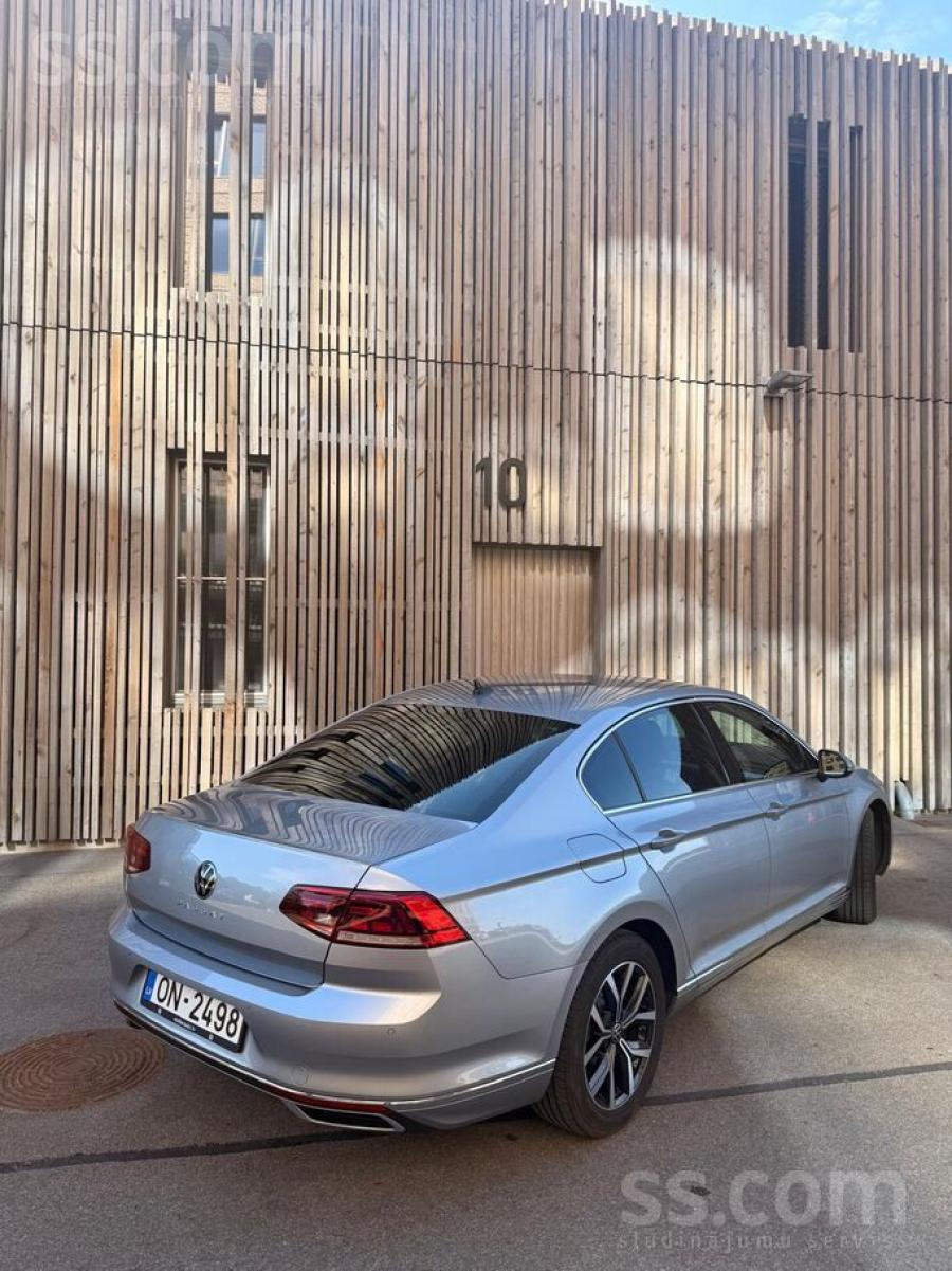 Pelēks Volkswagen Passat B8 2021 Rīga, ar dzinēja tilpumu 1.50 L un nobraukumu 84 tūkst. km par 21200 €, foto 4 vietnē AUTOMOTO.COM.LV